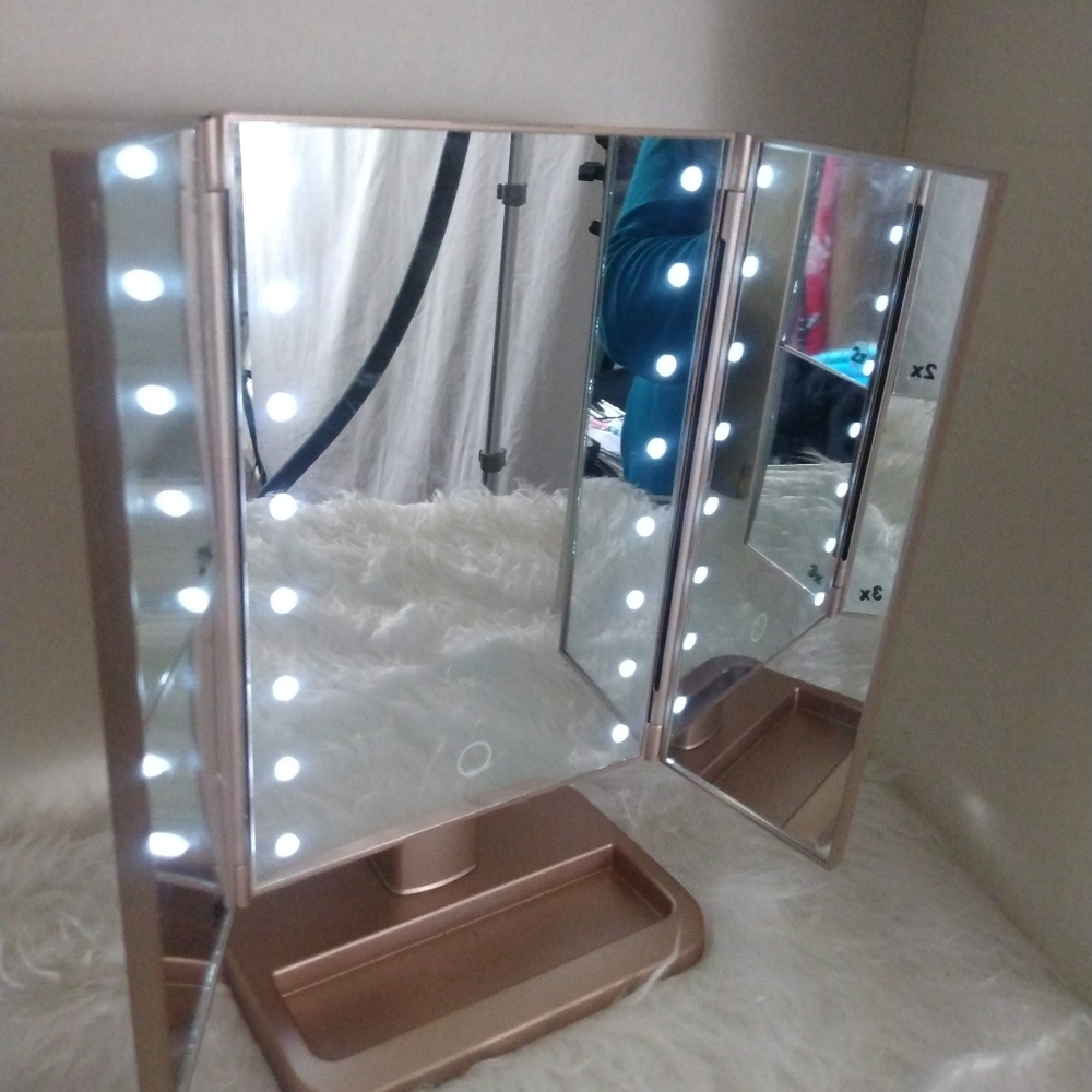 Trifold Vanity Small Lighted Mirror - Gem